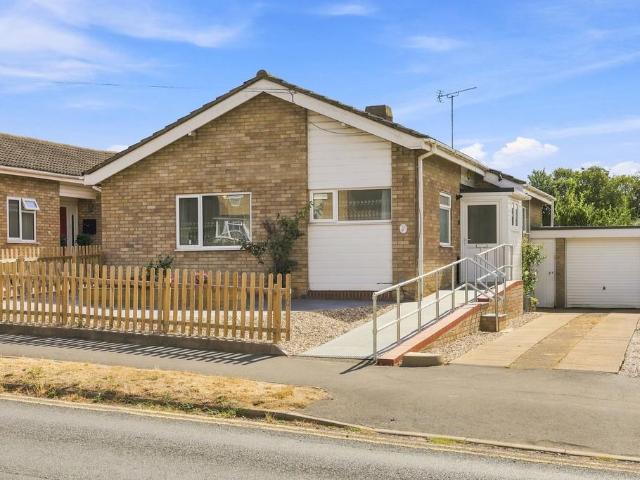 2 bedroom detached bungalow for sale