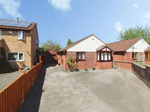 2 bedroom detached bungalow for sale