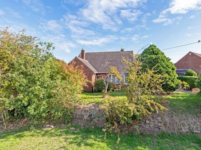 2 bedroom detached bungalow for sale