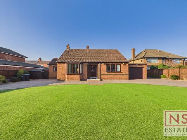 2 bedroom detached bungalow for sale