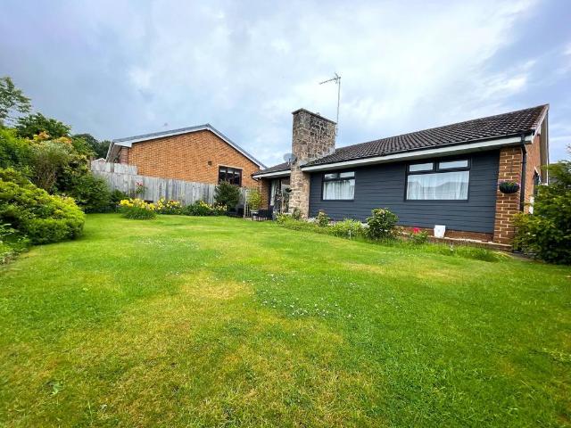 2 bedroom detached bungalow for sale