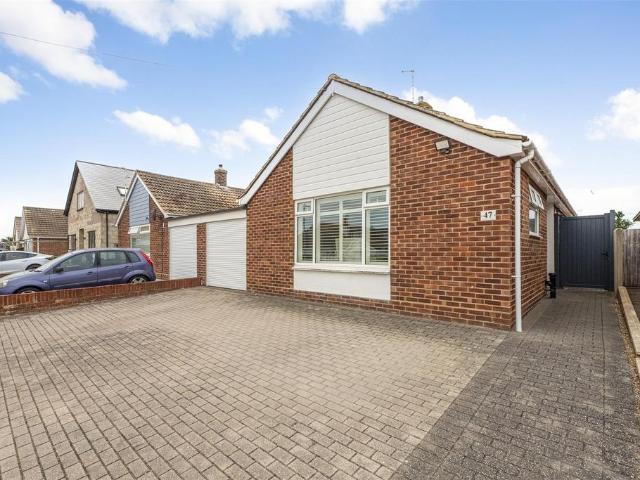 2 bedroom detached bungalow for sale