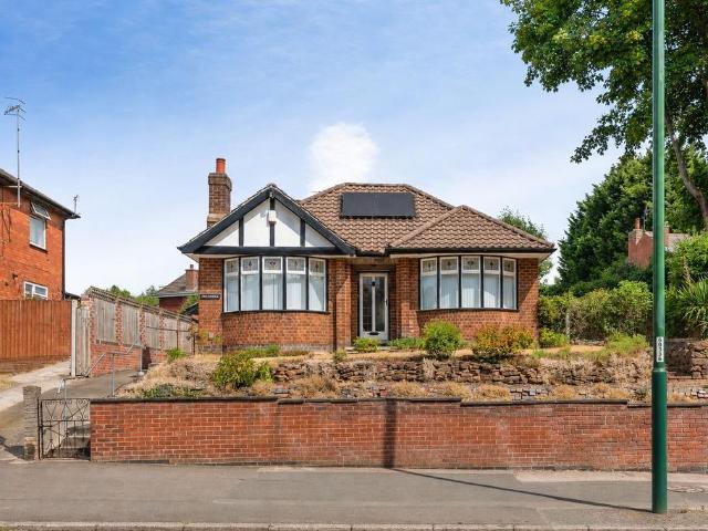 2 bedroom detached bungalow for sale