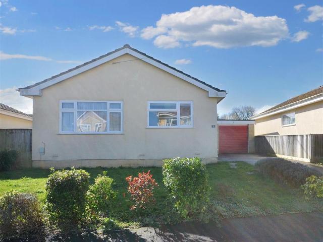 2 bedroom detached bungalow for sale