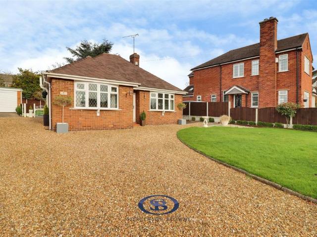 2 bedroom detached bungalow for sale