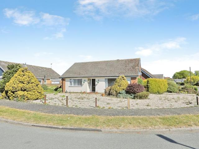 2 bedroom detached bungalow for sale