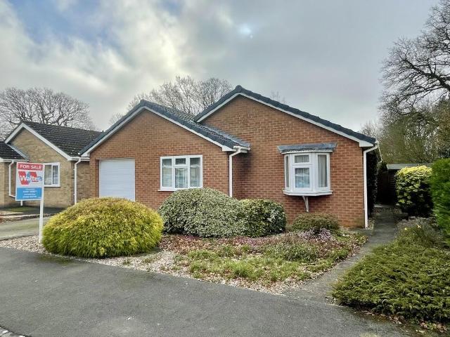 2 bedroom detached bungalow for sale