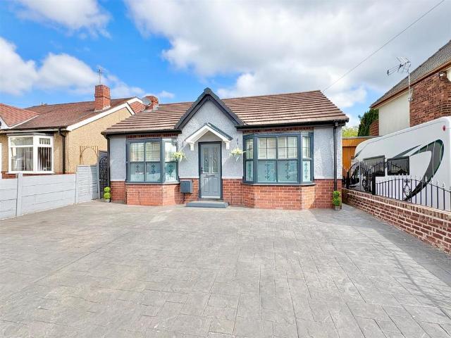 2 bedroom detached bungalow for sale