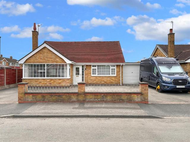 2 bedroom detached bungalow for sale