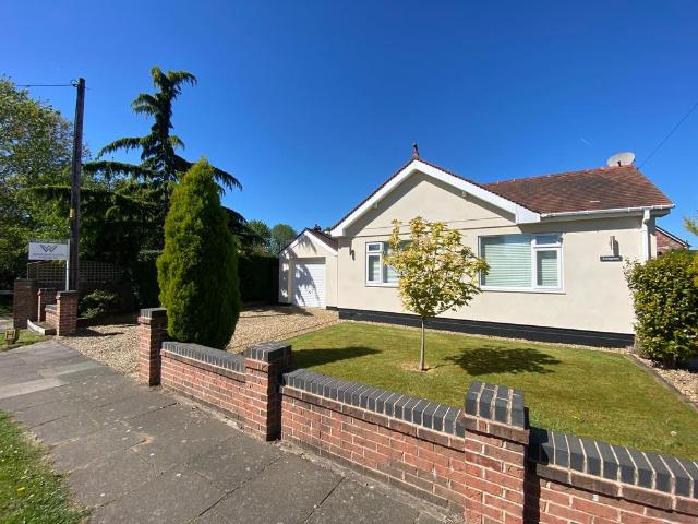 2 bedroom detached bungalow for sale