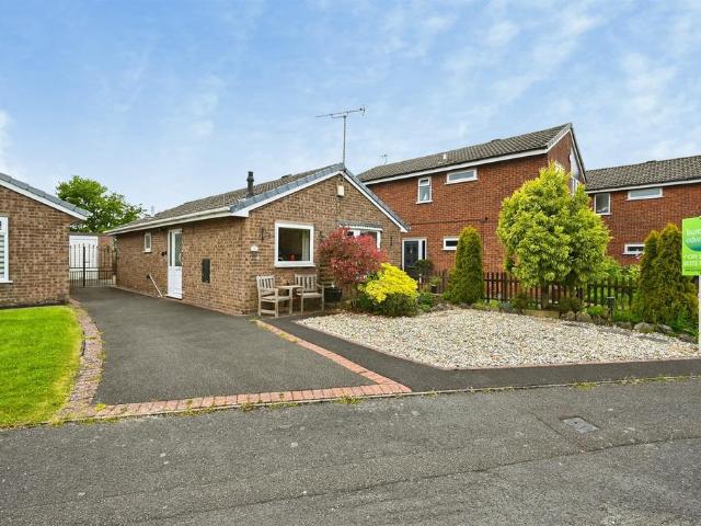 2 bedroom detached bungalow for sale