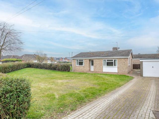 2 bedroom detached bungalow for sale