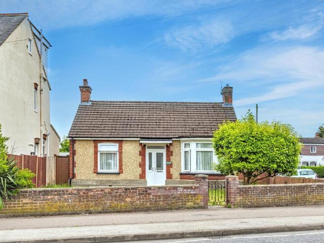 2 bedroom detached bungalow for sale