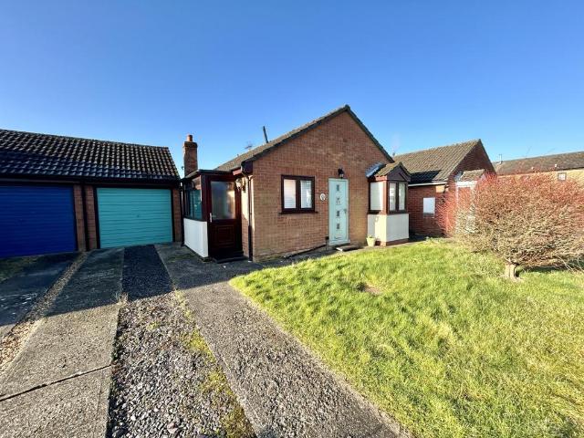 2 bedroom detached bungalow for sale