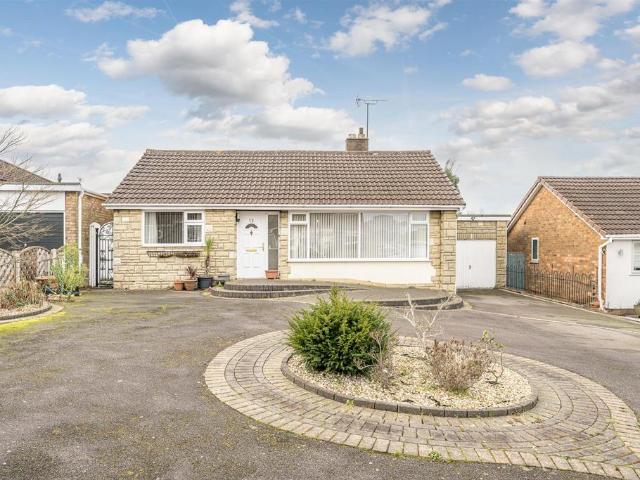 2 bedroom detached bungalow for sale