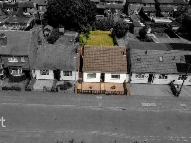 2 bedroom detached bungalow for sale