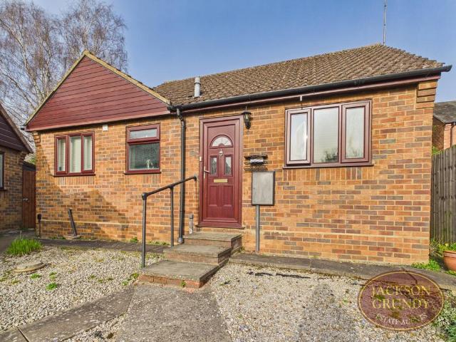 2 bedroom detached bungalow for sale
