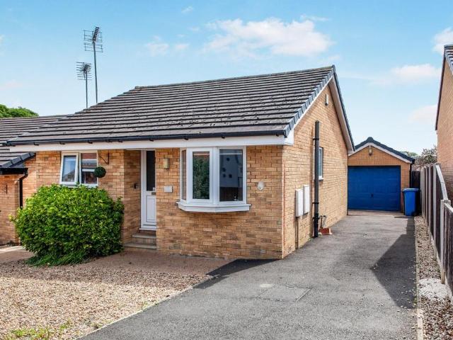 2 bedroom detached bungalow for sale