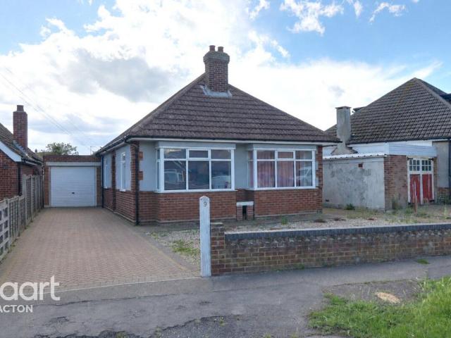 2 bedroom detached bungalow for sale