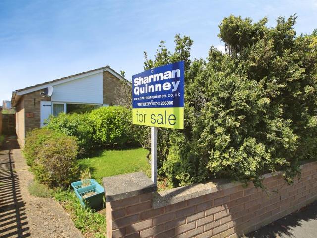 2 bedroom detached bungalow for sale