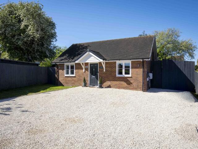 2 bedroom detached bungalow for sale
