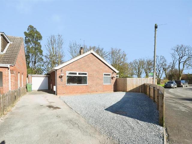 2 bedroom detached bungalow for sale