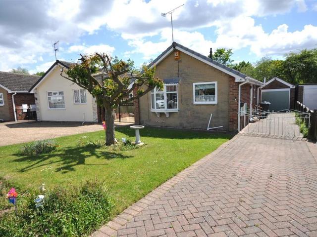 2 bedroom detached bungalow for sale