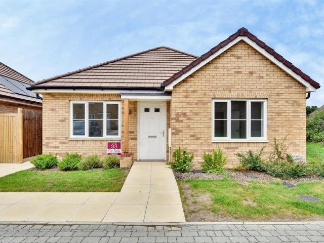 2 bedroom detached bungalow for sale