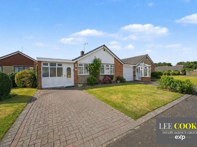 2 bedroom detached bungalow for sale