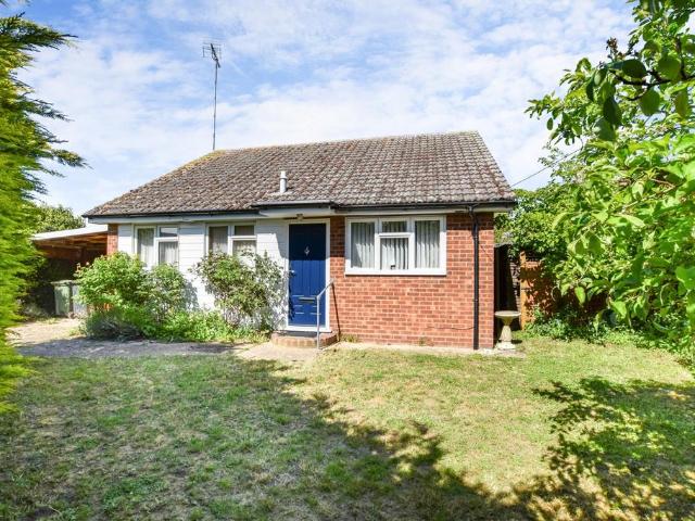 2 bedroom detached bungalow for sale