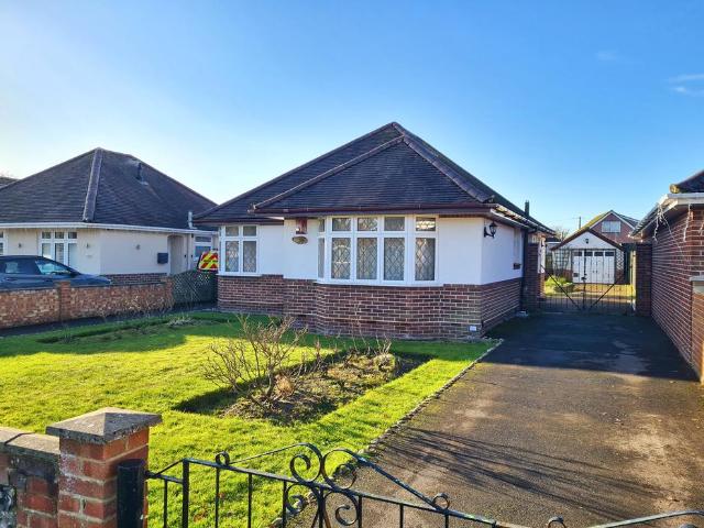 2 bedroom detached bungalow for sale