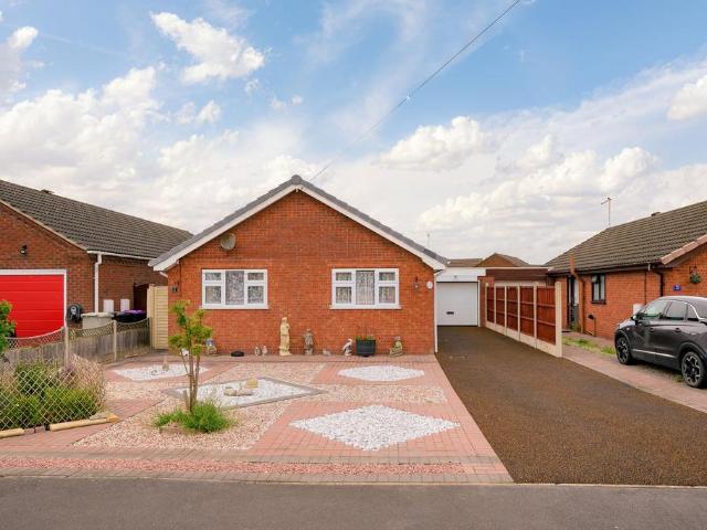 2 bedroom detached bungalow for sale