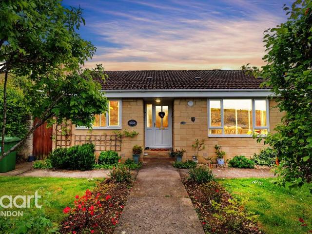 2 bedroom detached bungalow for sale
