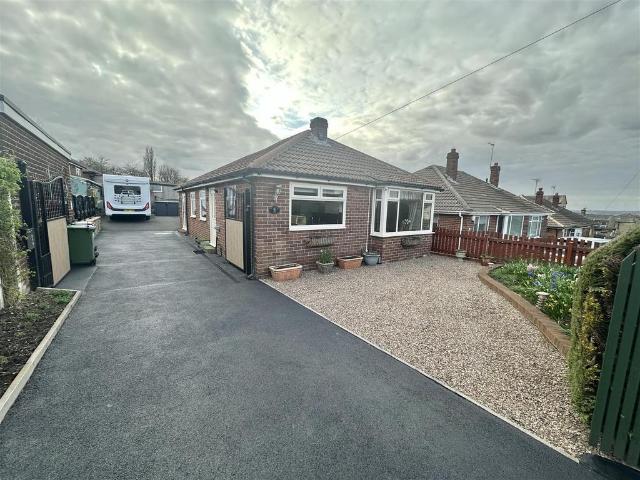 2 bedroom detached bungalow for sale