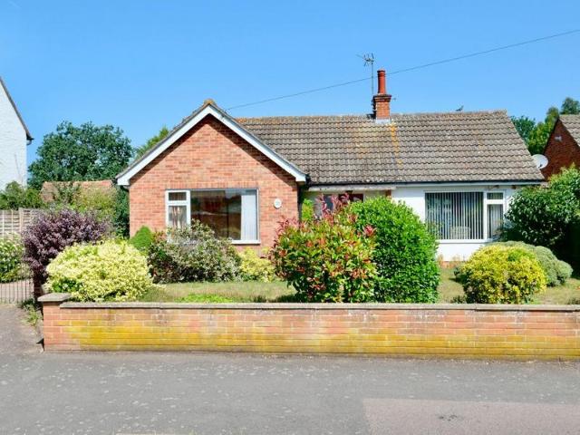 2 bedroom detached bungalow for sale