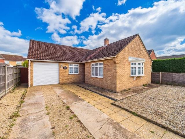 2 bedroom detached bungalow for sale
