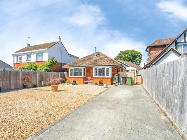 2 bedroom detached bungalow for sale