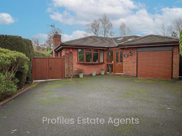 2 bedroom detached bungalow for sale