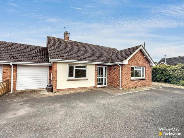 2 bedroom detached bungalow for sale