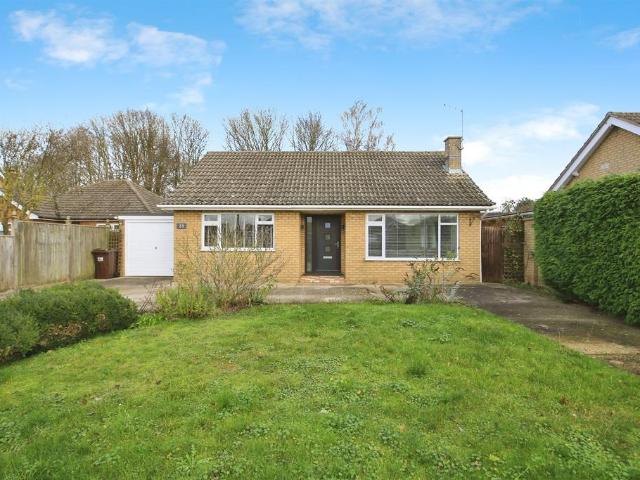 2 bedroom detached bungalow for sale