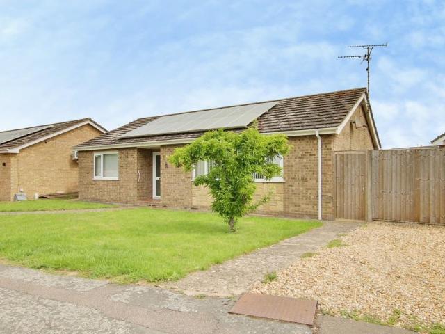 2 bedroom detached bungalow for sale