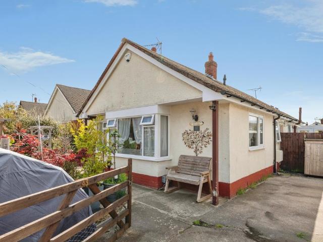 2 bedroom detached bungalow for sale