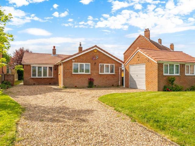 2 bedroom detached bungalow for sale