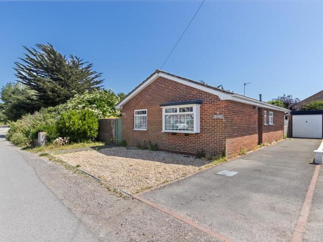 2 bedroom detached bungalow for sale