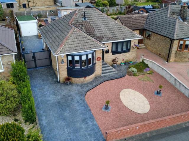 2 bedroom detached bungalow for sale
