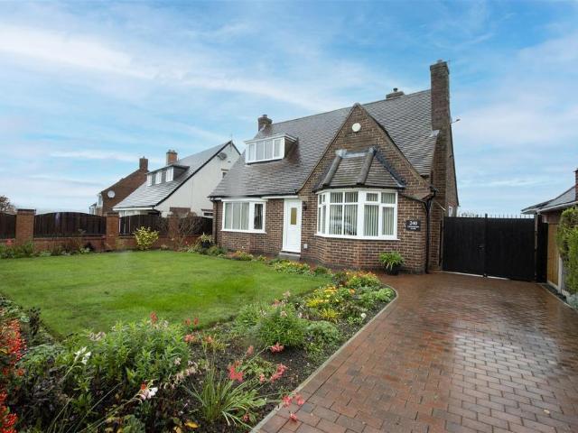 2 bedroom detached bungalow for sale