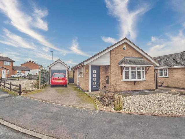 2 bedroom detached bungalow for sale