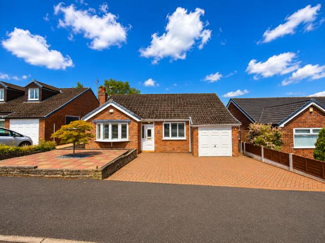 2 bedroom detached bungalow for sale