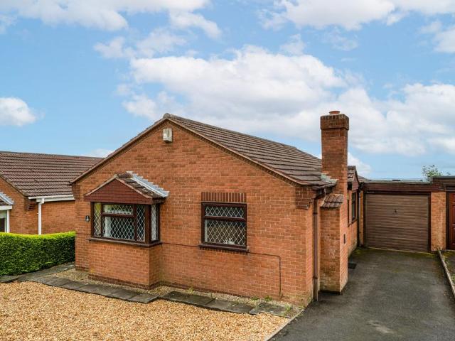 2 bedroom detached bungalow for sale