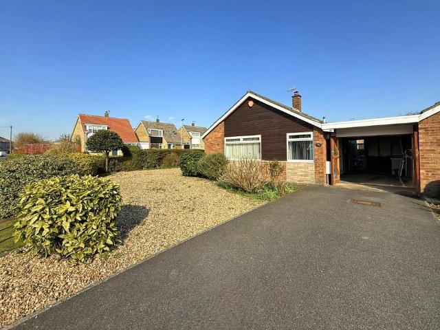 2 bedroom detached bungalow for sale